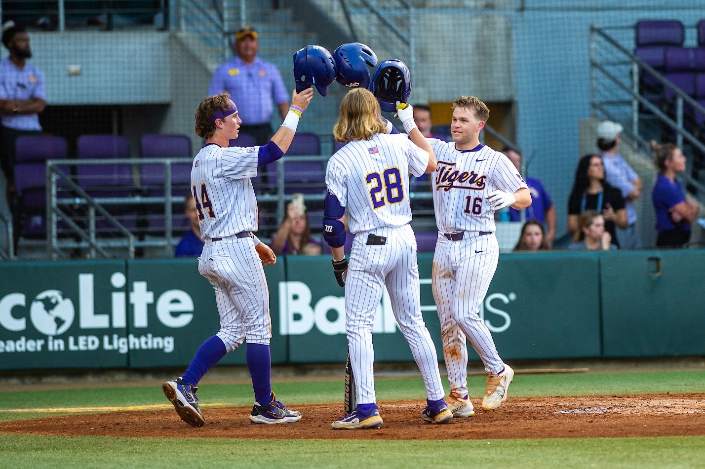 Jared Jones hits a late homer to give LSU baseball a comeback win over ...
