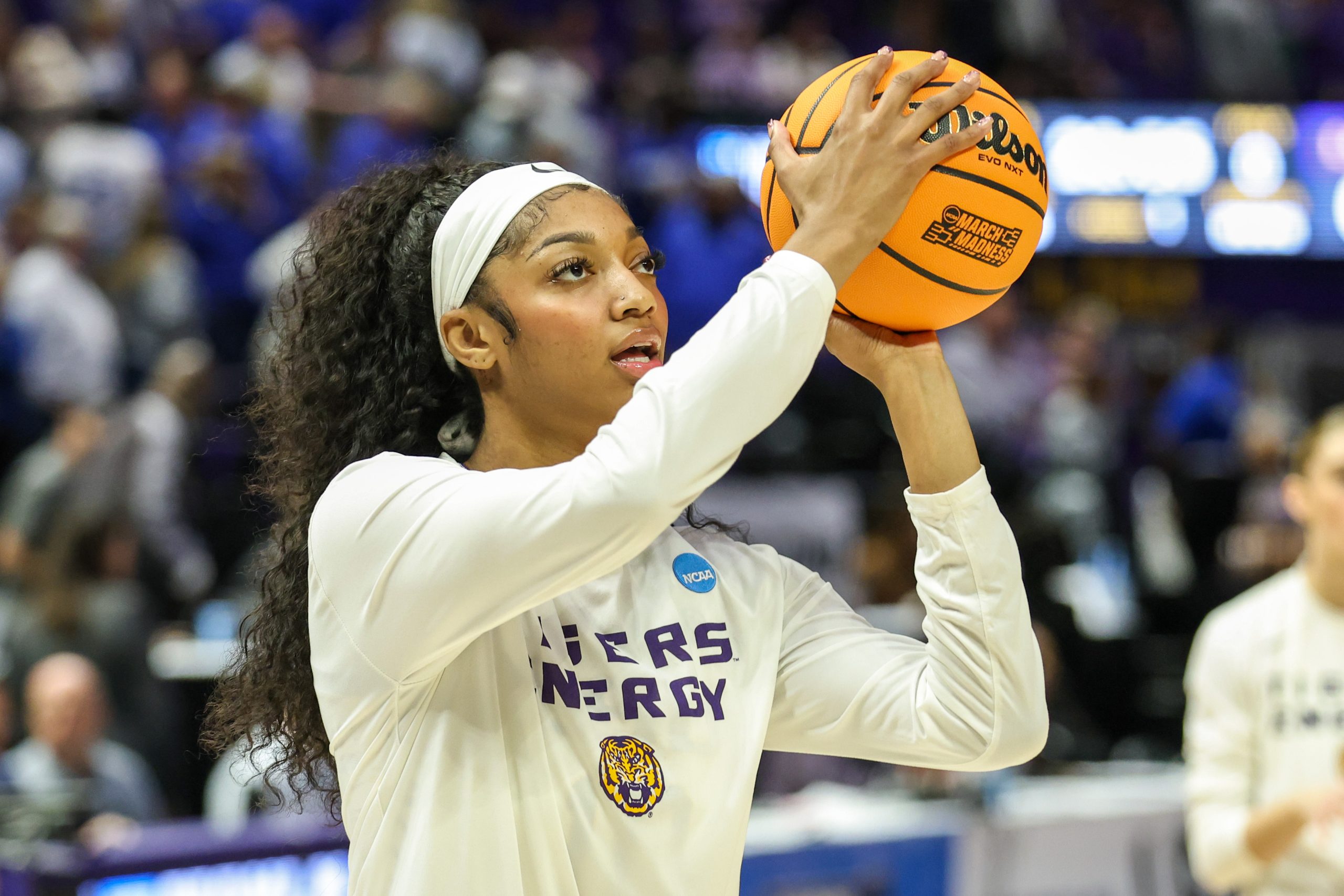 Angel Rees credits Kim Mulkey for her fast start to WNBA life | Tiger Rag
