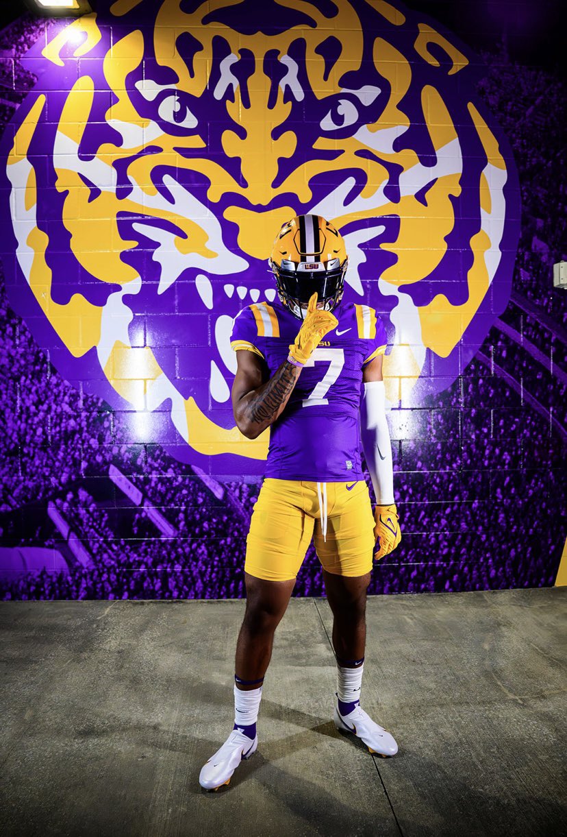 Rush to get in: Four-star edge rusher CJ Jackson becomes latest member ...