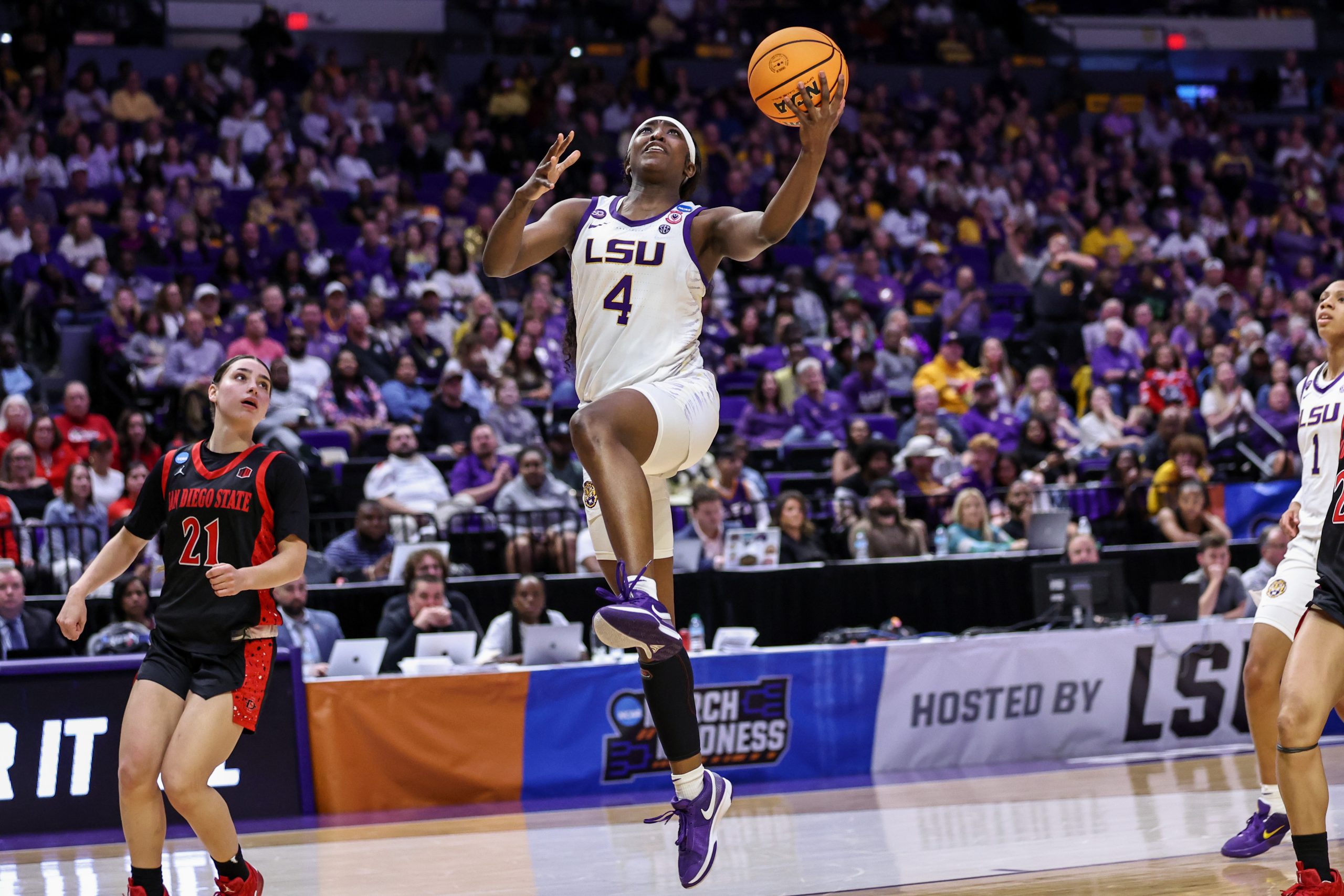 A Refreshed And Rejuvenated LSU Flowing Again And Was Red Hot in First ...