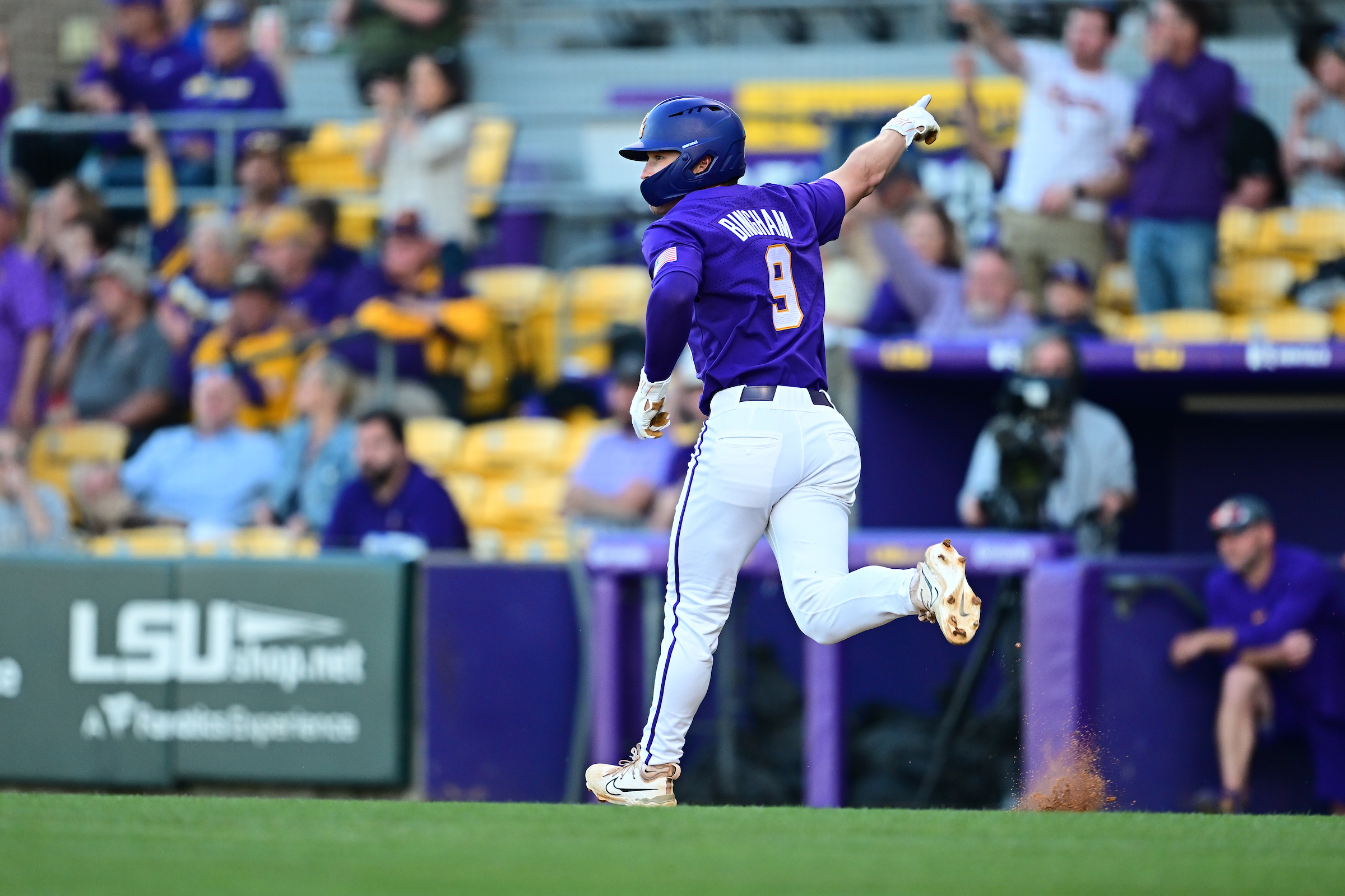 No. 18 LSU baseball ends four-game losing streak, takes game one over ...