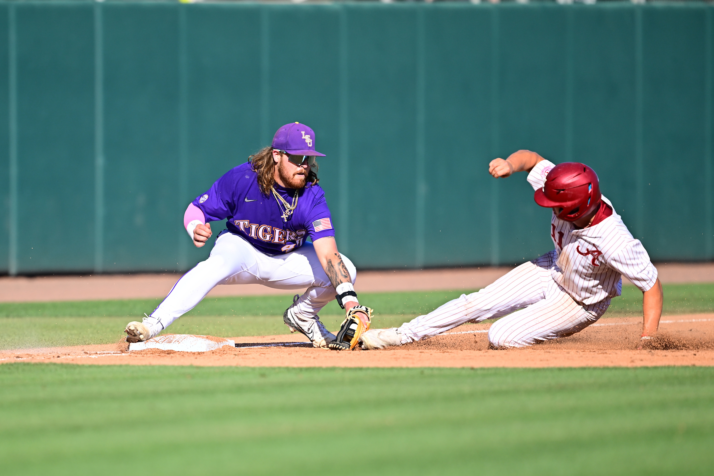 LSU baseball holds on to its late lead this time, sets up rubber match ...