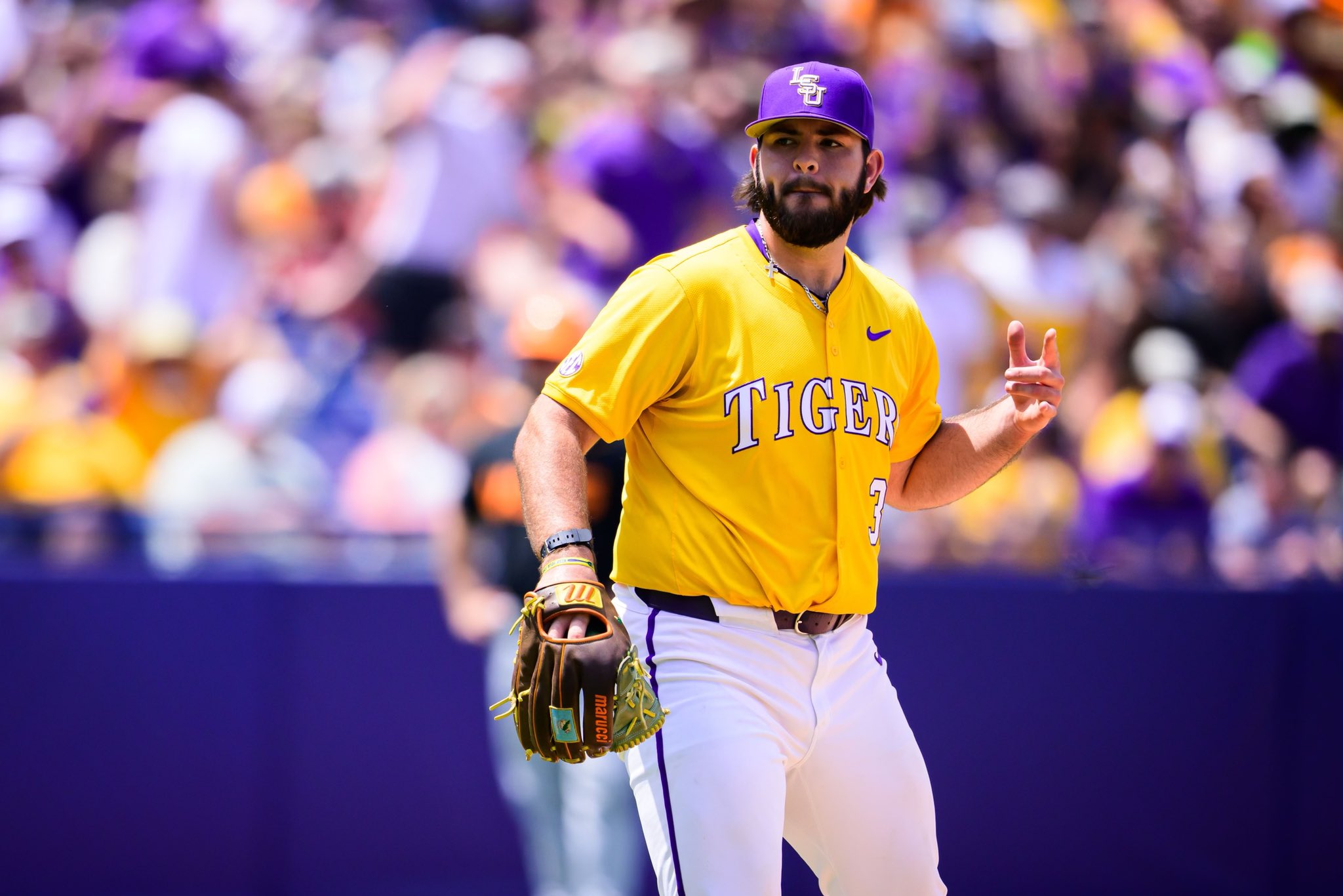 LSU baseball’s late rally comes up just short, falls to Tennessee in ...