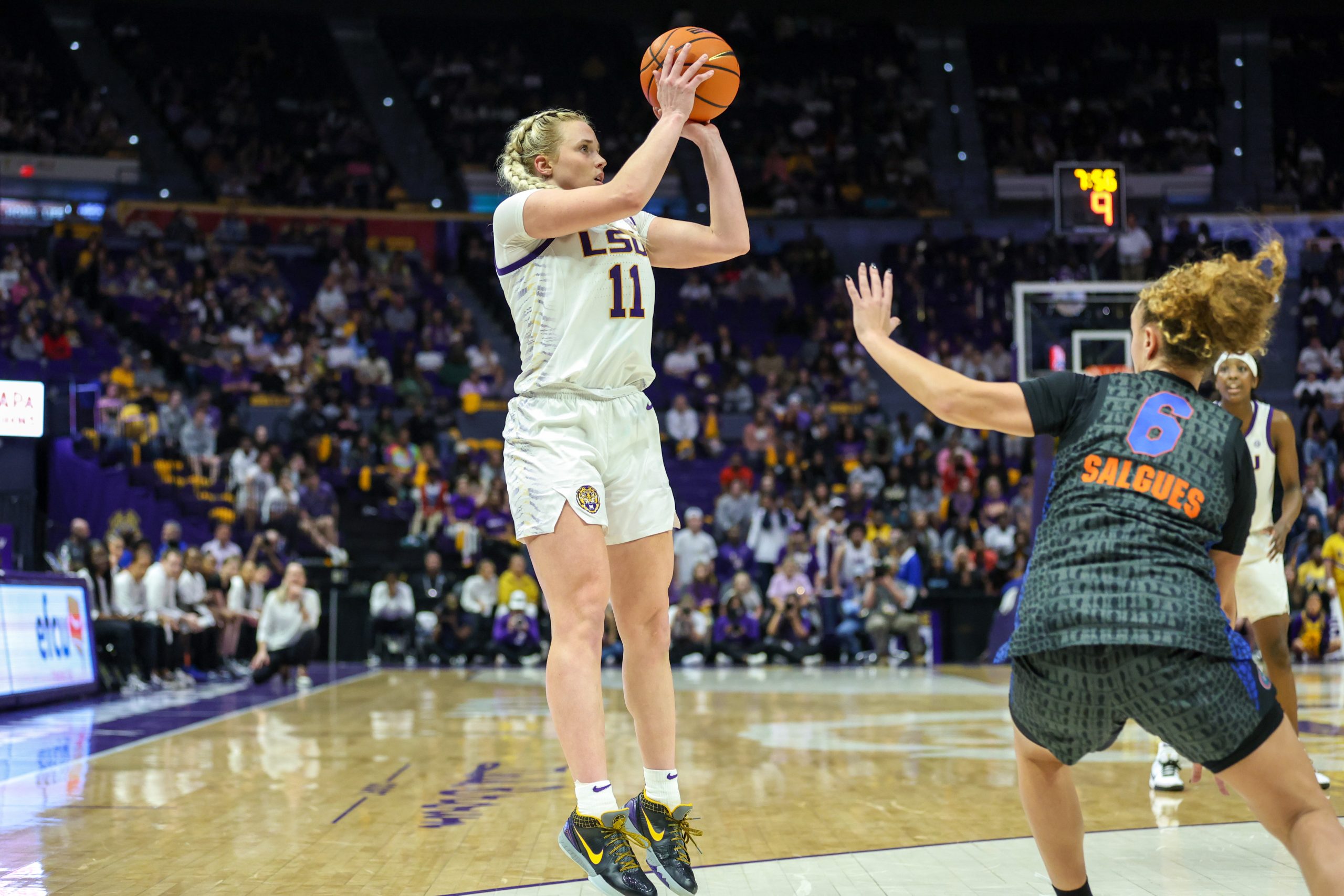 Mulkey’s tinkering with backcourt against Florida saw Van Lith playing ...