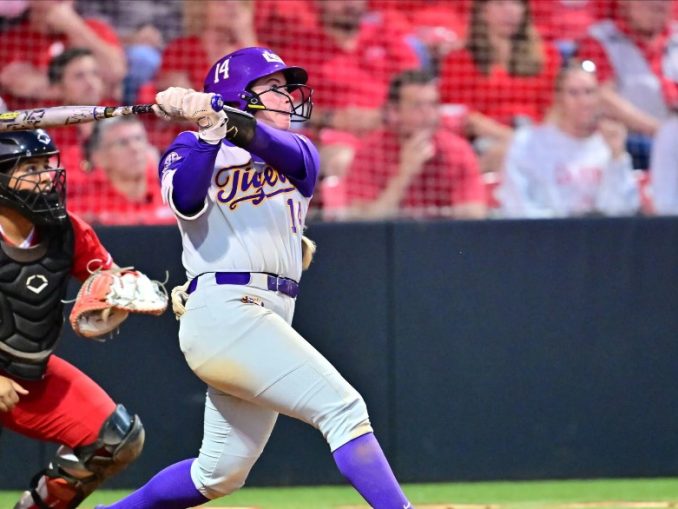 Tommy White blasts two homers as LSU baseball takes easy win over ...