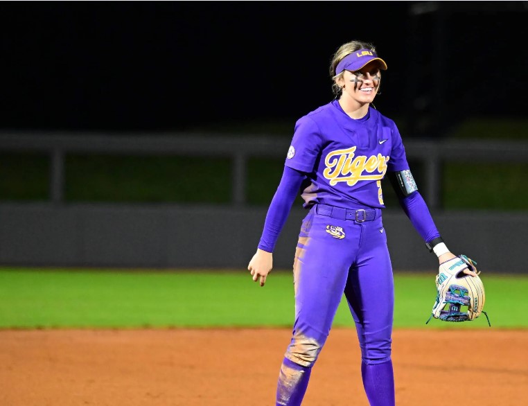 LSU Pounds out 13 Hits, Stays Unbeaten at Kentucky | Tiger Rag
