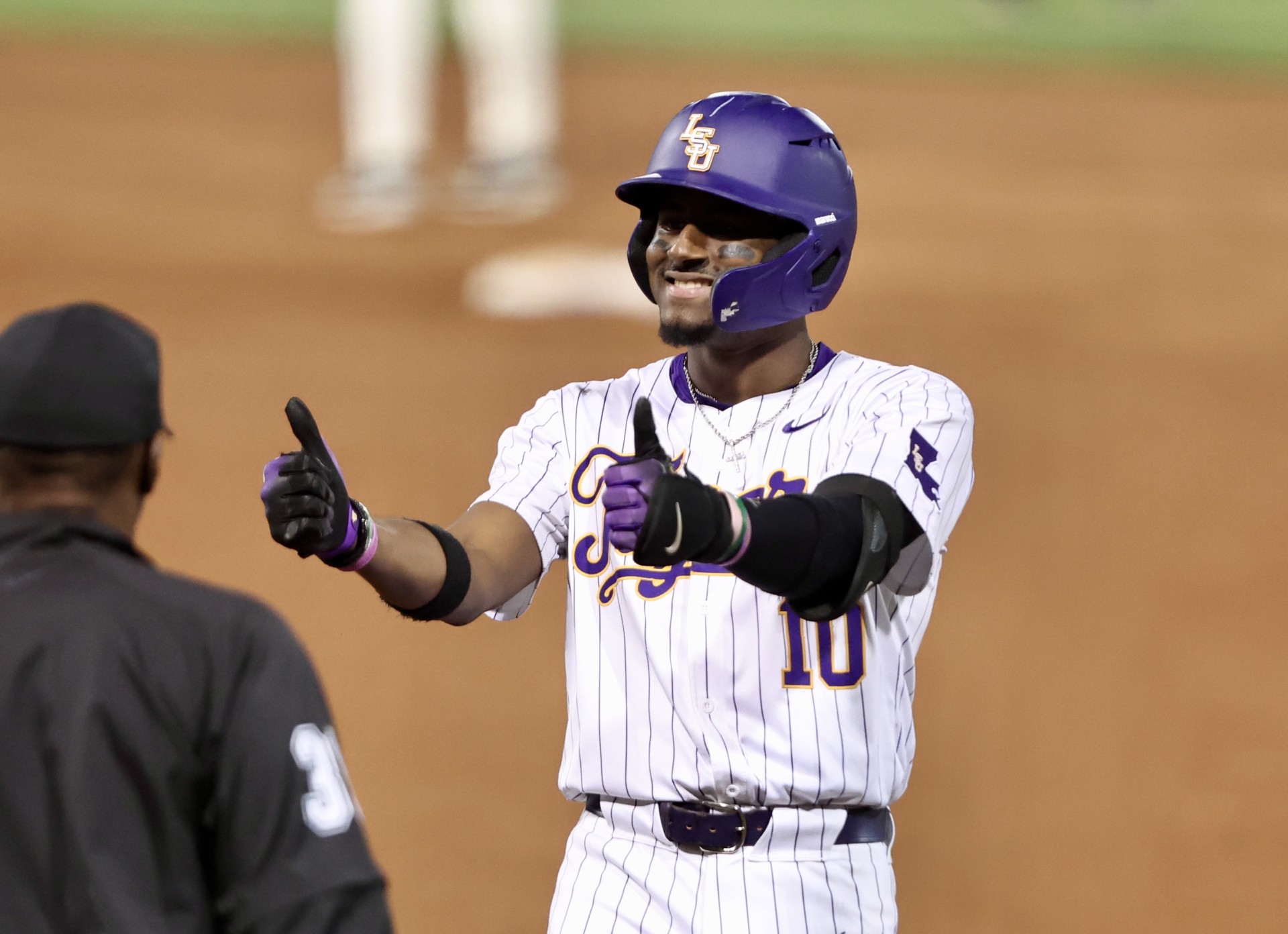 LSU Baseball Holds Off Missouri Behind Freshman Closer Casan Evans For ...