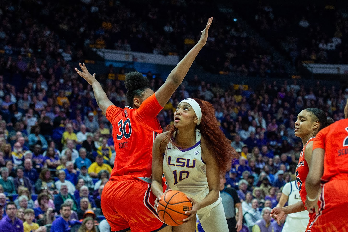 Angel Reese’s 25 Points and 20 Rebounds Power No. 13 LSU Past Auburn, 71-66 | Tiger Rag